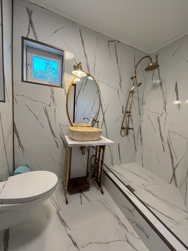 Camere de închiriat Toate Pânzele Sus Corbu (contact direct)